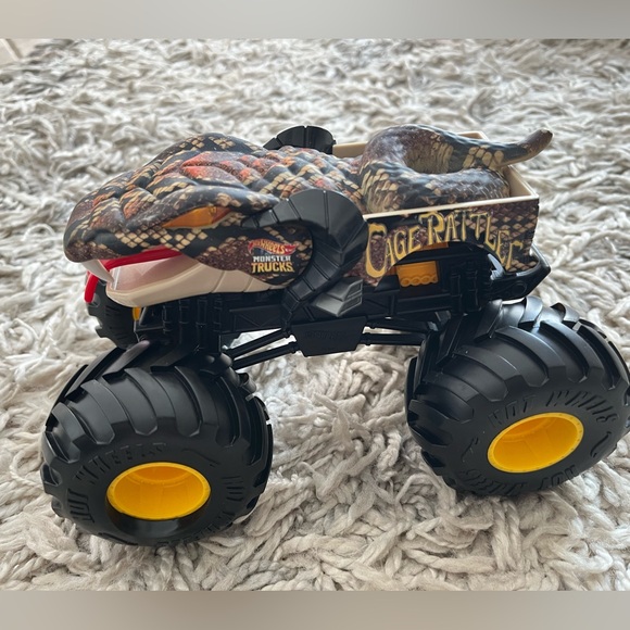 Hot Wheels | Toys | Hot Wheels Monster Truck Cage Rattler Snake Truck ...